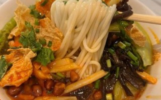 哪里能吃到正宗螺蛳粉_螺蛳粉为什么这么臭