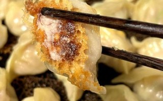 速冻煎饺怎么煎不破皮_速冻煎饺需要解冻吗