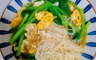 菠菜鸡蛋汤面怎么做_菠菜鸡蛋汤面家常做法