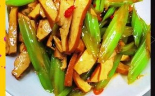 卤香干炒芹菜怎么做_芹菜炒卤香干要不要焯水