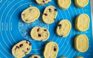 在家怎样做绿豆糕_绿豆糕不脱皮可以吗