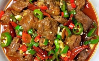 红烧牛腩怎么烧好吃_牛腩炖多久才软烂