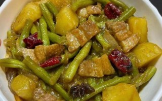 土豆豆角炖肉怎么做_土豆豆角炖肉先放什么