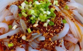 拌凉粉怎么配料才好吃_拌凉粉调料比例是多少