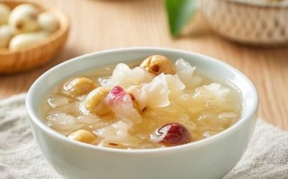 银耳莲子羹怎么煮_银耳莲子羹做法步骤