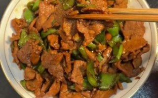 青椒炒肉片怎么做_青椒炒肉片怎么炒才嫩