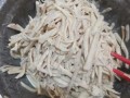 香脆芋头丝怎么做_芋头丝炸不软的关键