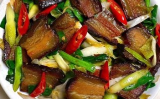 辣椒蒜苗炒肉怎么做_辣椒蒜苗炒肉的家常做法