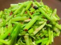 芹菜怎么炒好吃_芹菜怎么焯水才脆