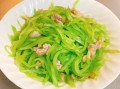 川味莴笋炒肉片怎么做_莴笋炒肉片正宗做法