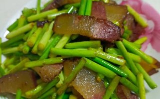 腊肉没煮直接炒可以吗_腊肉炒之前要不要焯水