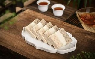 芡实糕怎么做好吃_芡实糕的做法和配方