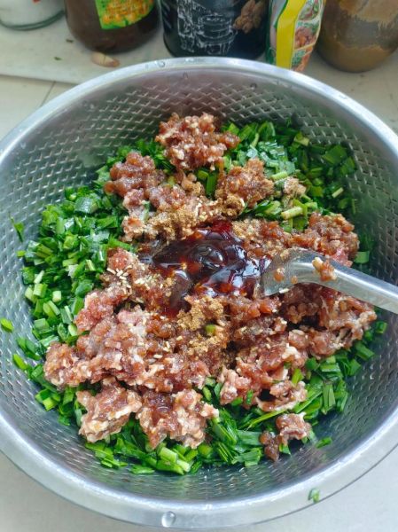 茄子韭菜馅饺子怎么做_茄子韭菜饺子馅怎么调才好吃-第1张图片-山城妙识