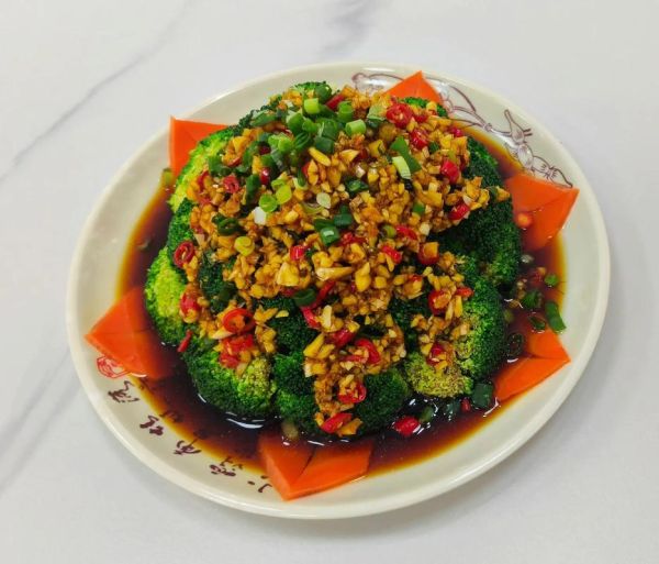 凉拌西兰花怎么做_西兰花焯水几分钟-第1张图片-山城妙识