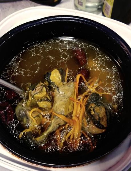 乌鸡虫草花汤的做法_孕妇可以喝吗-第2张图片-山城妙识 乌鸡虫草花汤的做法_孕妇可以喝吗-第2张图片-山城妙识