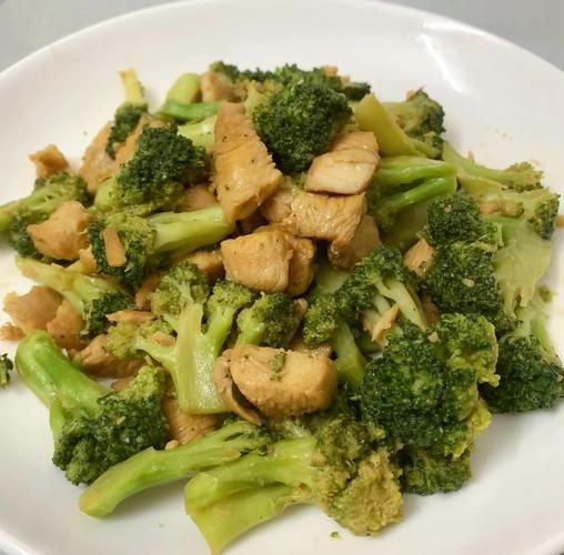 西兰花炒五花肉怎么做_五花肉炒西兰花先炒哪个-第2张图片-山城妙识