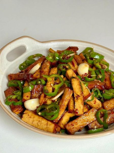 尖椒干豆腐怎么炒不碎_家常做法-第1张图片-山城妙识 尖椒干豆腐怎么炒不碎_家常做法-第1张图片-山城妙识