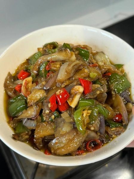 炒茄子最简单的做法_茄子怎么炒才好吃-第1张图片-山城妙识 炒茄子最简单的做法_茄子怎么炒才好吃-第1张图片-山城妙识