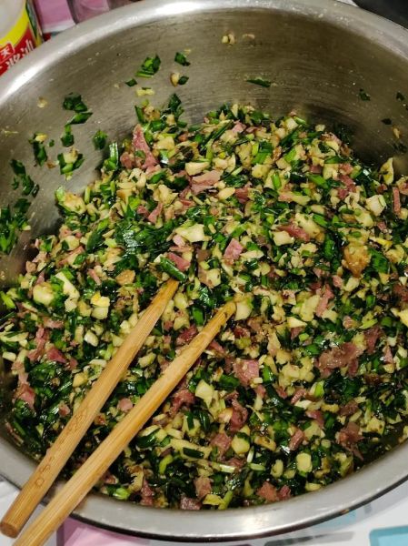 牛肉虾仁馅饺子怎么做_牛肉虾仁馅饺子做法步骤-第1张图片-山城妙识 牛肉虾仁馅饺子怎么做_牛肉虾仁馅饺子做法步骤-第1张图片-山城妙识