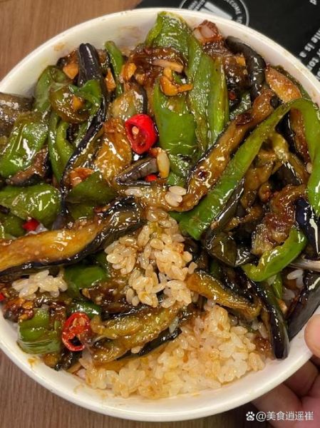茄子炒辣椒怎么做_茄子炒辣椒的家常做法-第2张图片-山城妙识 茄子炒辣椒怎么做_茄子炒辣椒的家常做法-第2张图片-山城妙识