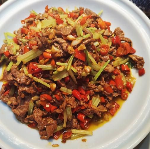 小炒黄牛肉怎么做_小炒黄牛肉腌制多久才嫩-第2张图片-山城妙识