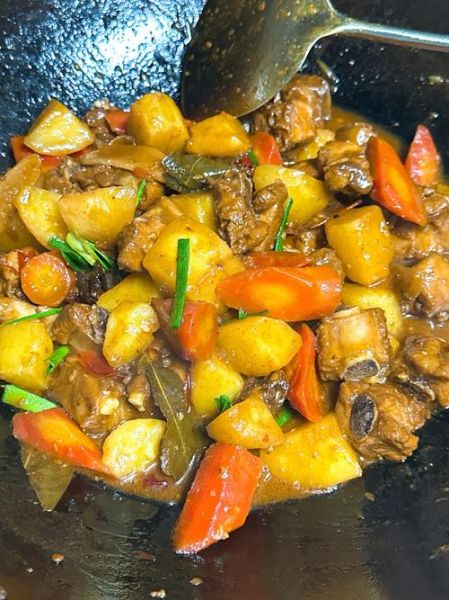 红烧土豆排骨家常做法_红烧土豆排骨怎么做才入味-第3张图片-山城妙识