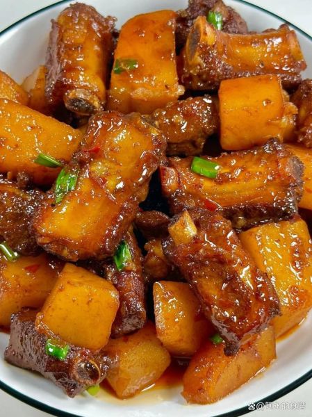 红烧土豆排骨家常做法_红烧土豆排骨怎么做才入味-第2张图片-山城妙识