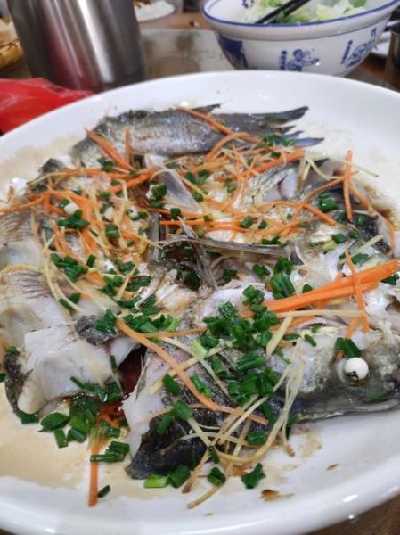 葱油翘嘴鱼怎么做_翘嘴鱼蒸多久才鲜嫩-第3张图片-山城妙识