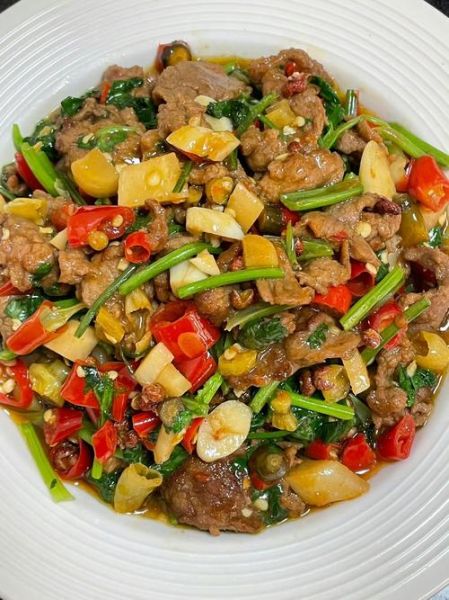 小炒黄牛肉正宗做法_怎么做才嫩-第1张图片-山城妙识