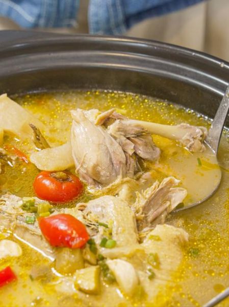 酸汤鸡怎么做_酸汤鸡最正宗的做法-第1张图片-山城妙识