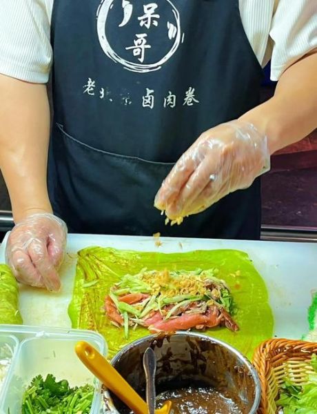 老北京卤肉卷怎么做_卤肉卷皮怎么和面-第1张图片-山城妙识 老北京卤肉卷怎么做_卤肉卷皮怎么和面-第1张图片-山城妙识