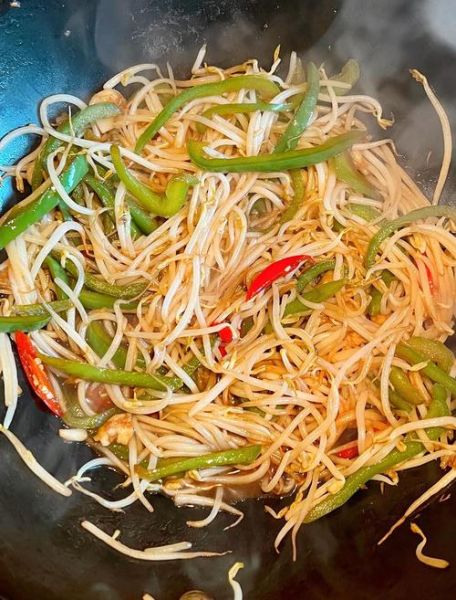 家常炒豆芽怎么炒才脆_豆芽焯水还是不焯水-第1张图片-山城妙识