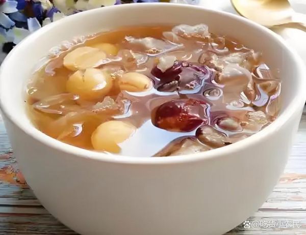 红枣银耳莲子羹的做法_怎么炖出胶质-第1张图片-山城妙识