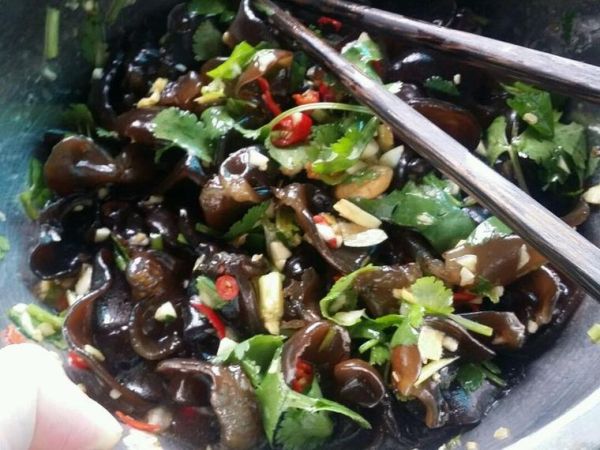 老醋木耳怎么凉拌才脆爽_老醋木耳的做法凉拌-第1张图片-山城妙识