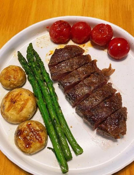 煎牛排怎么煎才嫩_家常煎牛排需要腌制吗-第1张图片-山城妙识 煎牛排怎么煎才嫩_家常煎牛排需要腌制吗-第1张图片-山城妙识