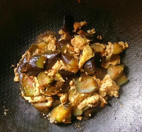 茄子炒鸡蛋怎么做_茄子炒鸡蛋最简单的做法-第3张图片-山城妙识 茄子炒鸡蛋怎么做_茄子炒鸡蛋最简单的做法-第3张图片-山城妙识