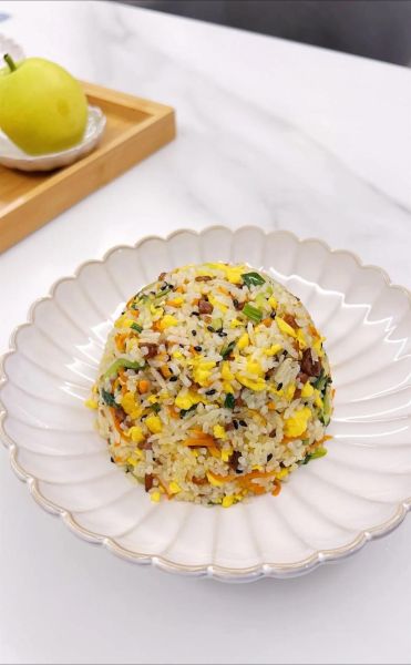 扬州炒饭怎么做_正宗扬州炒饭配料有哪些-第2张图片-山城妙识