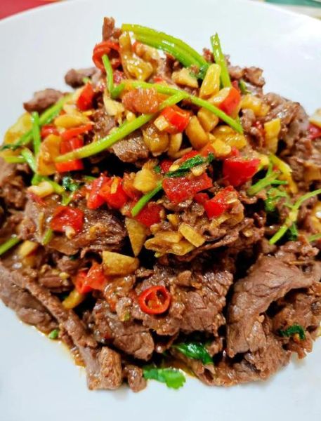 小炒黄牛肉怎么做才嫩_正宗湘菜小炒黄牛肉做法-第2张图片-山城妙识