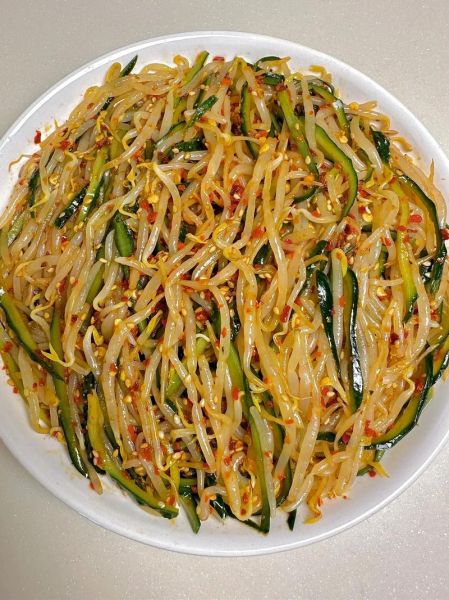 凉拌绿豆芽怎么做_绿豆芽焯水几分钟才脆-第3张图片-山城妙识