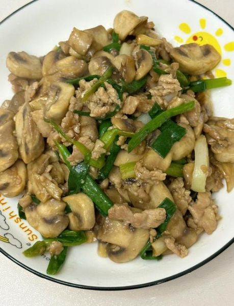 蘑菇炒肉怎么炒才好吃_家常蘑菇炒肉做法-第1张图片-山城妙识