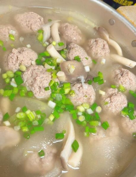 冬瓜肉丸汤的家常做法_冬瓜肉丸汤怎么做好吃-第1张图片-山城妙识 冬瓜肉丸汤的家常做法_冬瓜肉丸汤怎么做好吃-第1张图片-山城妙识