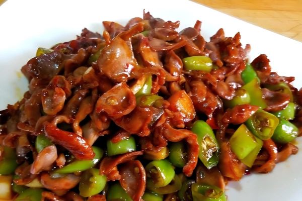 爆炒鸡胗怎么做好吃_鸡胗焯水几分钟才脆-第1张图片-山城妙识