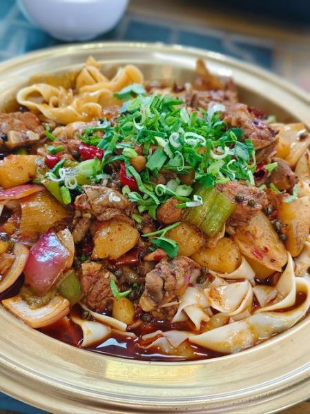 大盘鸡拌面怎么做_家常做法步骤详解-第1张图片-山城妙识 大盘鸡拌面怎么做_家常做法步骤详解-第1张图片-山城妙识