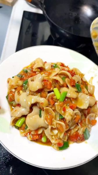 酸菜炒大肠怎么炒才脆_酸菜炒大肠用焯水吗-第3张图片-山城妙识