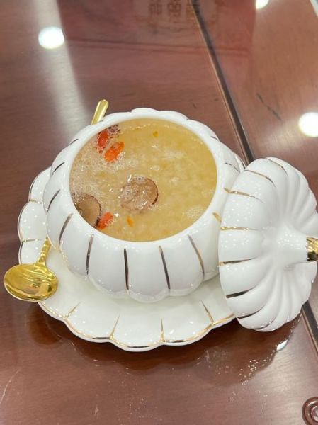 燕窝炖银耳怎么做_燕窝炖银耳的功效与禁忌-第2张图片-山城妙识 燕窝炖银耳怎么做_燕窝炖银耳的功效与禁忌-第2张图片-山城妙识