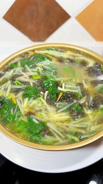 勾芡不泄汤的秘诀_如何让汤汁浓稠又清澈-第1张图片-山城妙识 勾芡不泄汤的秘诀_如何让汤汁浓稠又清澈-第1张图片-山城妙识