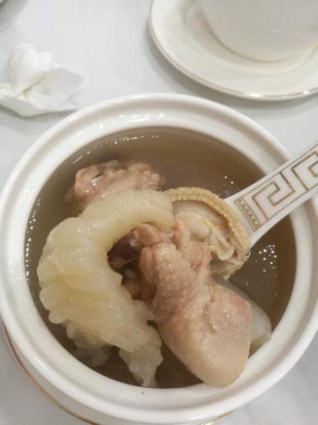 鲈鱼花胶汤的做法_花胶炖鲈鱼有什么功效-第1张图片-山城妙识 鲈鱼花胶汤的做法_花胶炖鲈鱼有什么功效-第1张图片-山城妙识