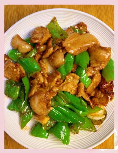 青椒炒肉片怎么炒_青椒炒肉片先炒青椒还是先炒肉-第1张图片-山城妙识