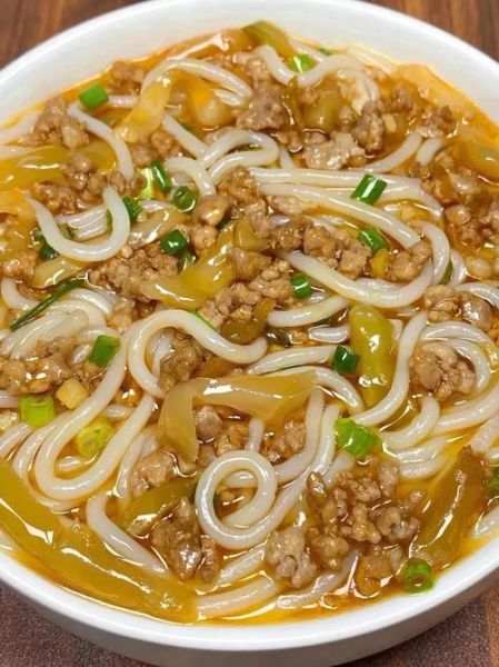 香辣榨菜肉丝面怎么做_香辣榨菜肉丝面热量高吗-第3张图片-山城妙识