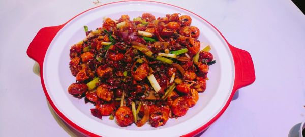 麻辣龙虾尾怎么烧_麻辣龙虾尾烧多久才入味-第2张图片-山城妙识